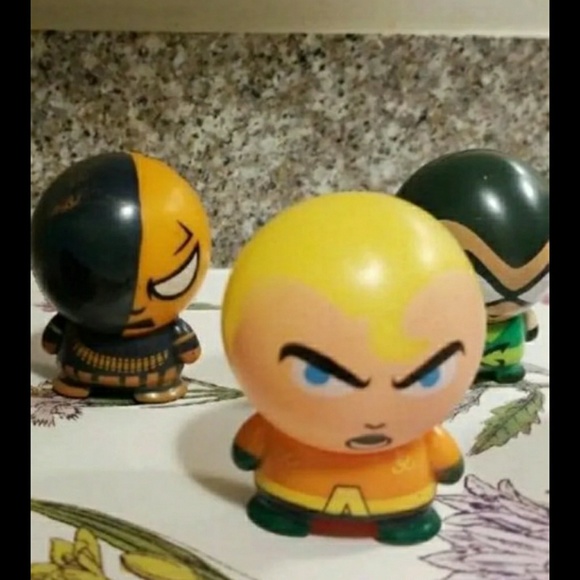 Marvel | Toys | 4 Marvel Dc Buildable Capsule Figures | Poshmark